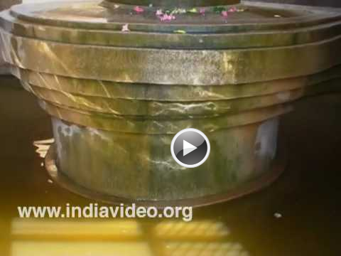 Jala Khandeshvaran, Monolith Shiva Lingam, Belleri, Karnataka, Video, India